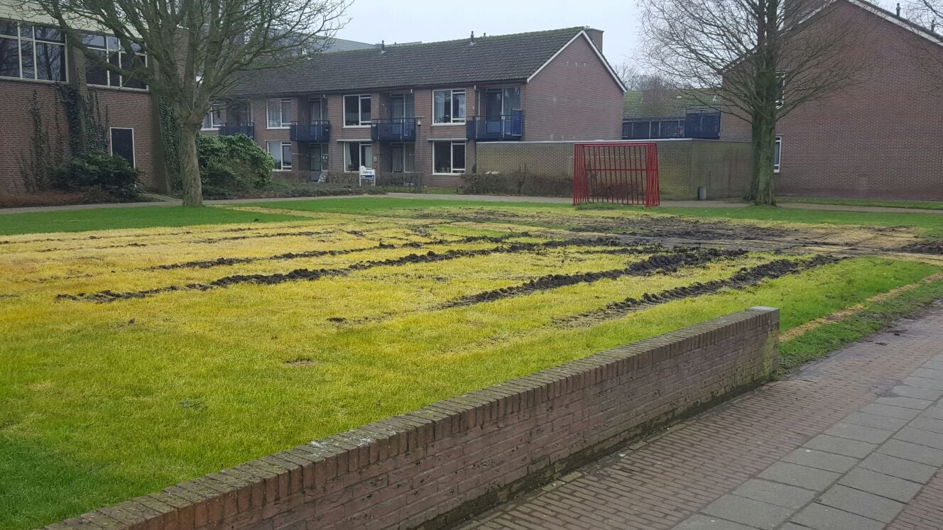 Organisator Schaatsen op het plein gaat bono-grasveld weer repareren ...