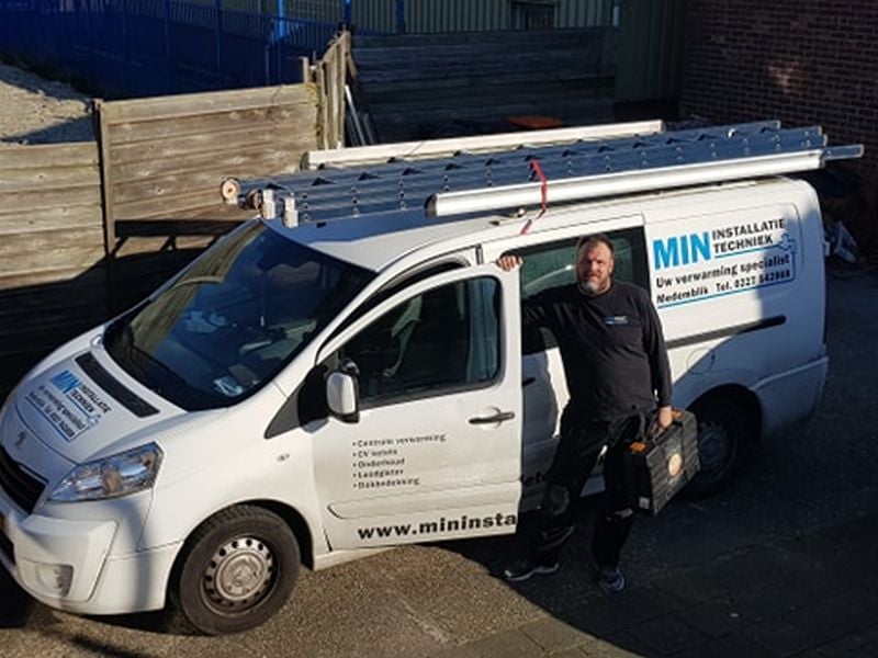 Hoe de coronacrisis ook het bedrijf van Alex Min in de houdgreep houdt ...