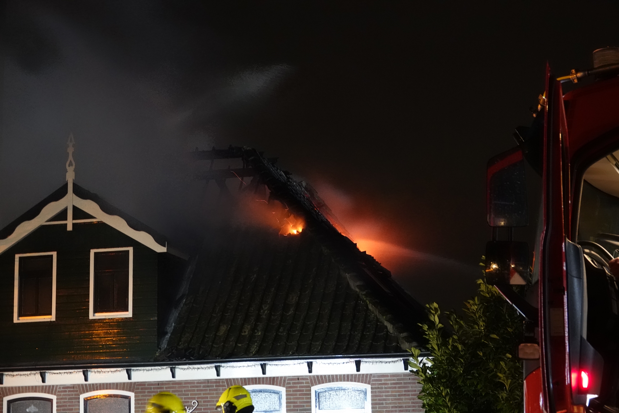 Brand in stolpboerderij Wognum - Medemblik Actueel