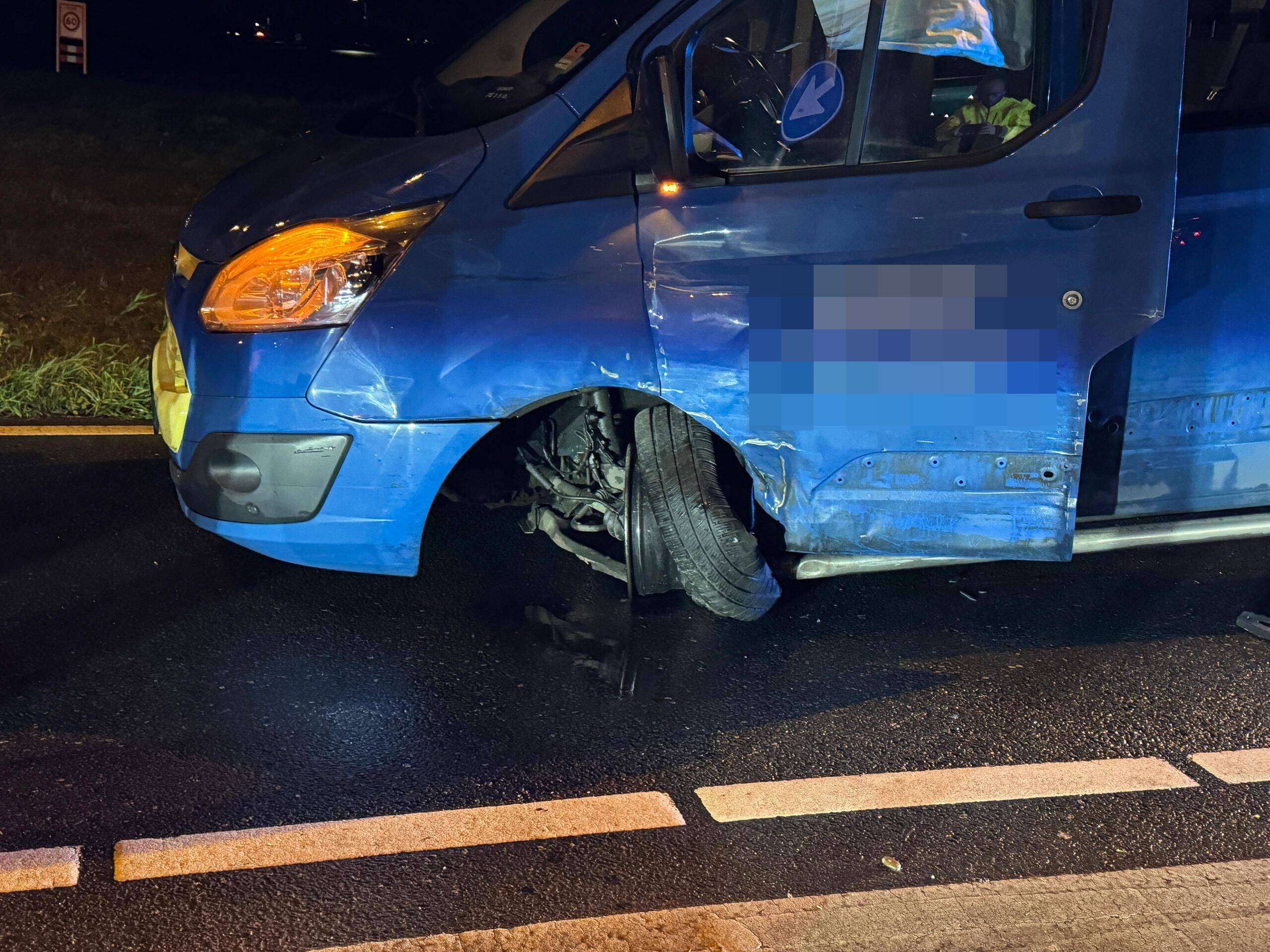 Botsing auto en busje op N240 in Wervershoof - Medemblik Actueel